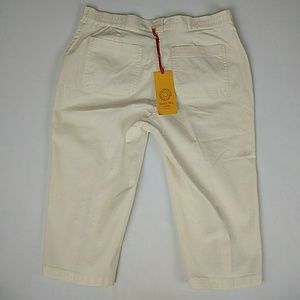 Ruby Rd. | Pants & Jumpsuits | Ruby Rd Creme Petite Capri | Poshmark